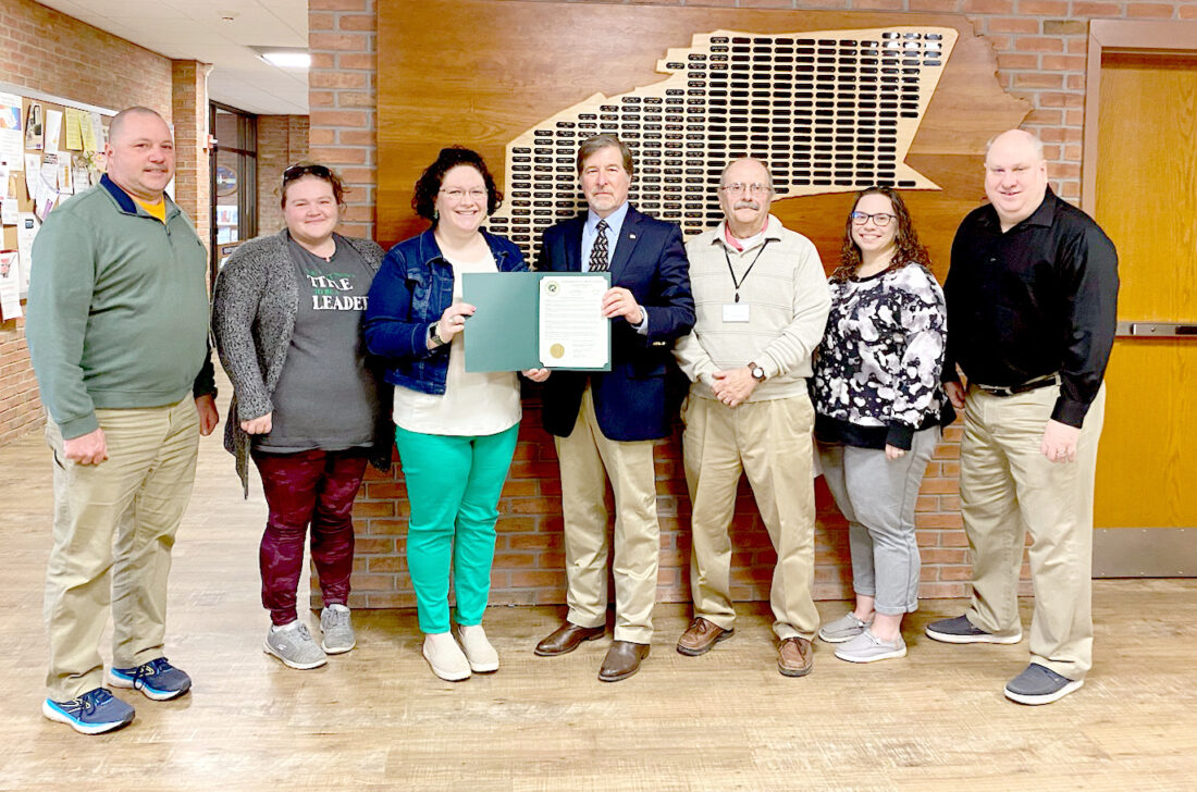 Commissioners recognize 4H Week | News, Sports, Jobs - The Sentinel